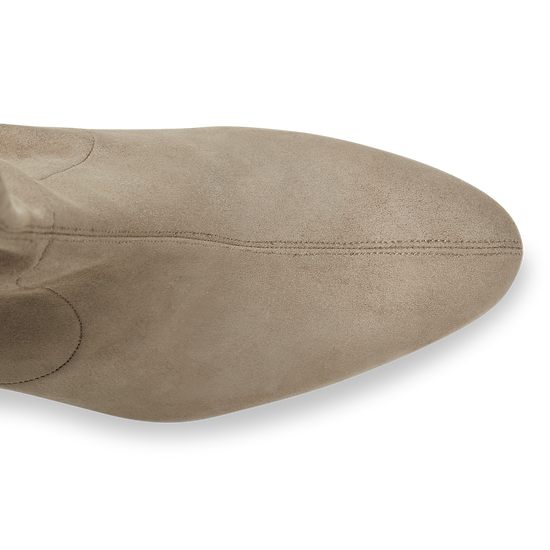 Alexandra 50 – Sarah Flint